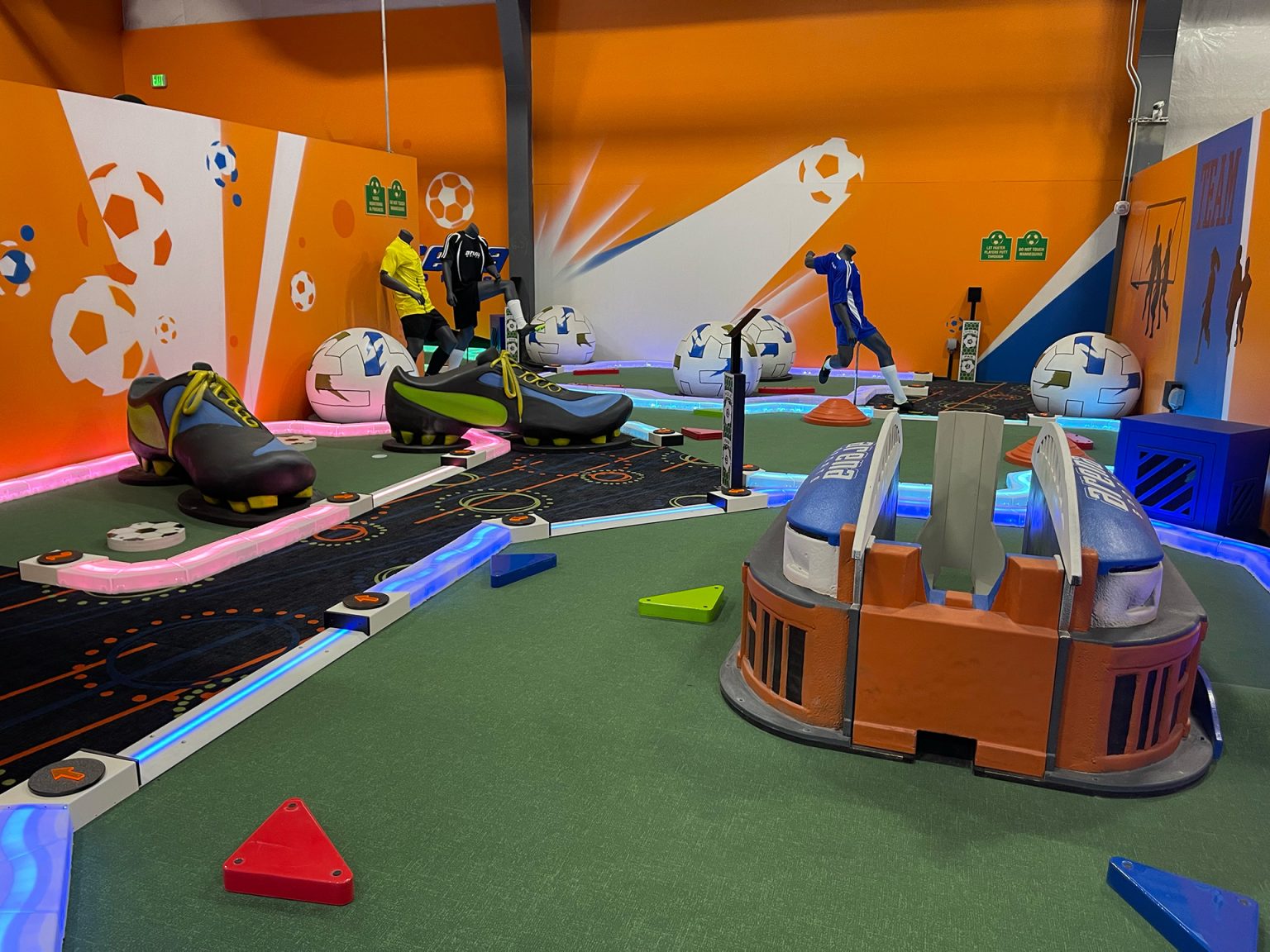 Indoor Mini Golf | Arena Sports